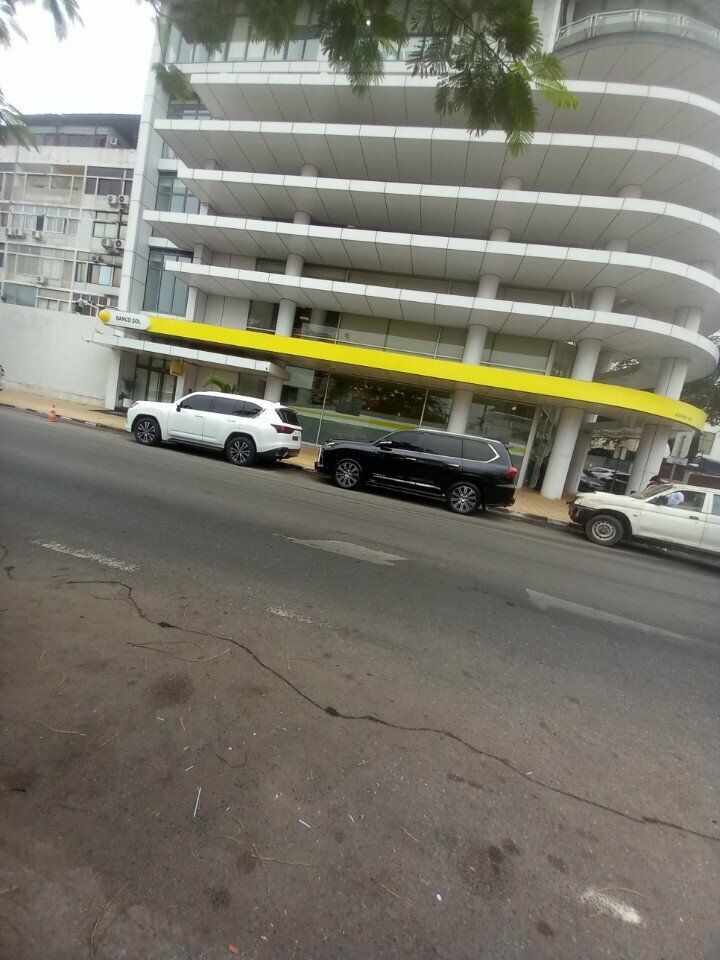 Banka Banco sol, Loanda, foto