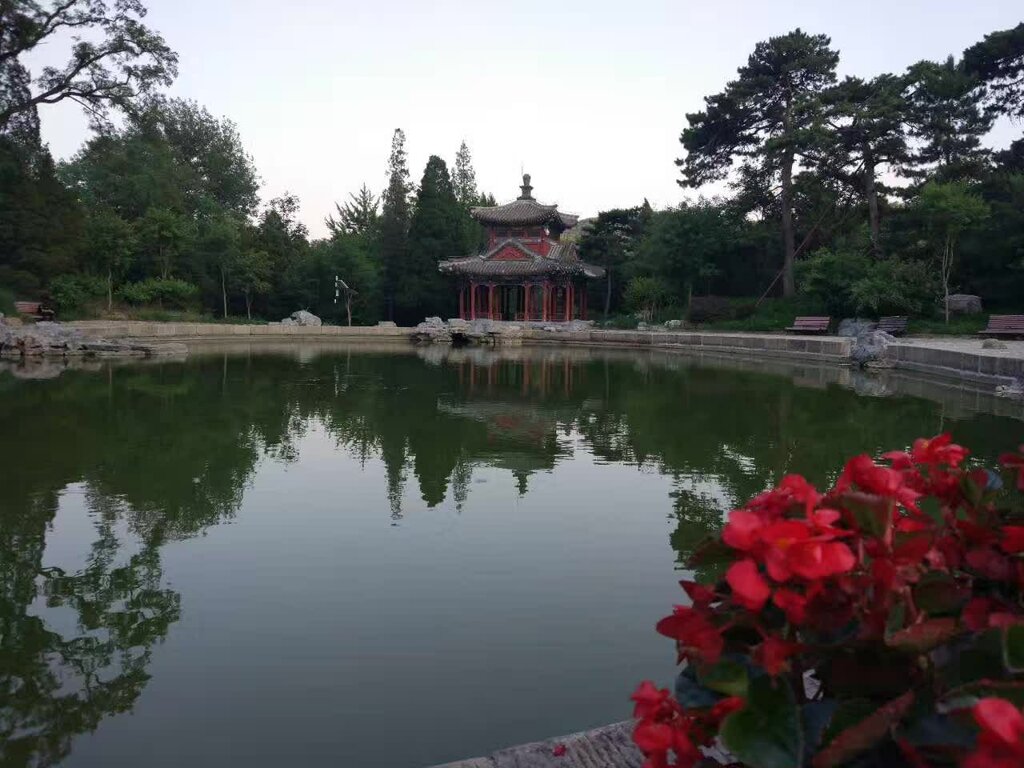 Kültür ve eğlence parkları Fragrant Hill Forest Park, Beijing, foto
