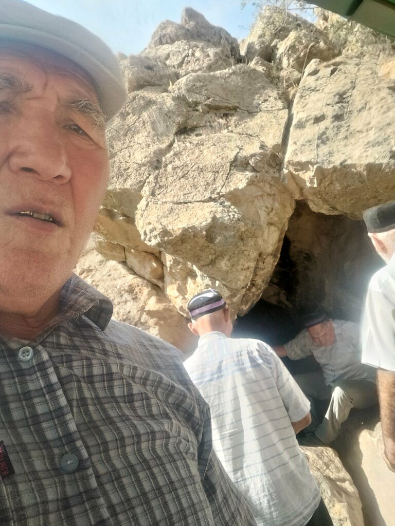 Turistik yerler Shrine of Khoja Bogbon-ata, Cizzak eyaleti, foto