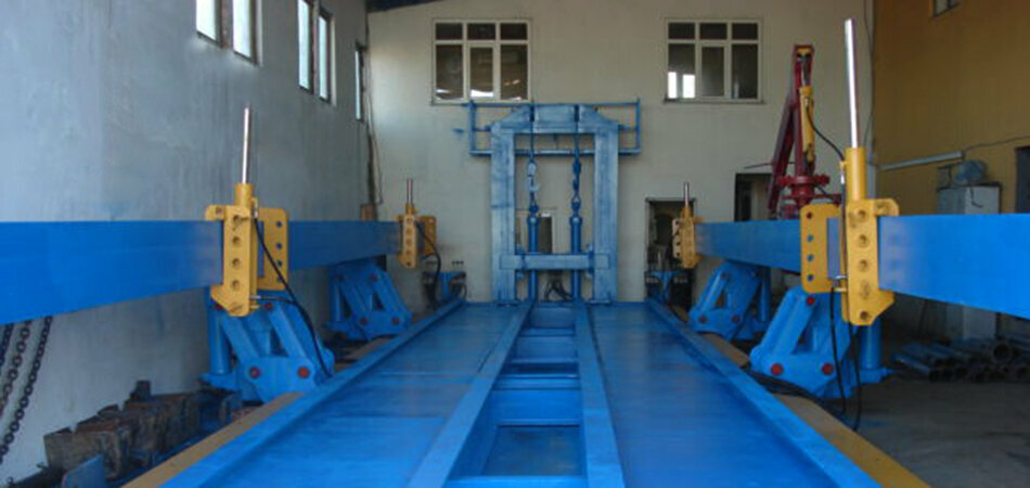 Kamyonların onarımı Akman Damper Sanayii, İstanbul, foto