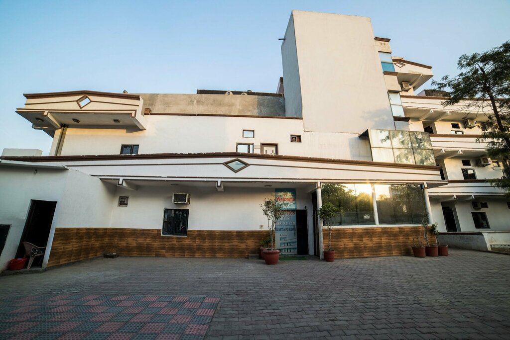Otel Collection O 77404 Hotel Balram, Noida, foto