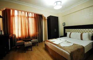 Comfort Hotel Taksim (İstanbul, Beyoğlu, Kocatepe Mah., Feridiye Cad., 5), otel  İstanbul'dan