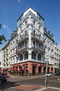 Burns Art Hotel (Bahnstraße No:76, Düsseldorf), otel  Düsseldorf'tan