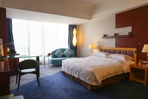 Zhuhai Charming Holiday Hotel (Guangdong Province, Guangzhou – Dongguan – Shenzhen Intercity Railway, Zhuhai Station), otel  Zhuhai'den