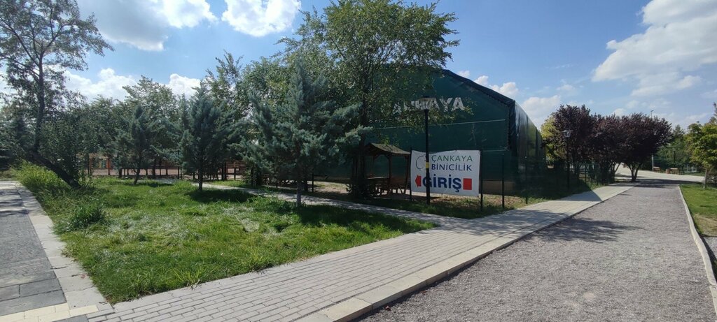 At ve binicilik kulüpleri Çankaya Belediyesi Pony Parkı, Ankara, foto