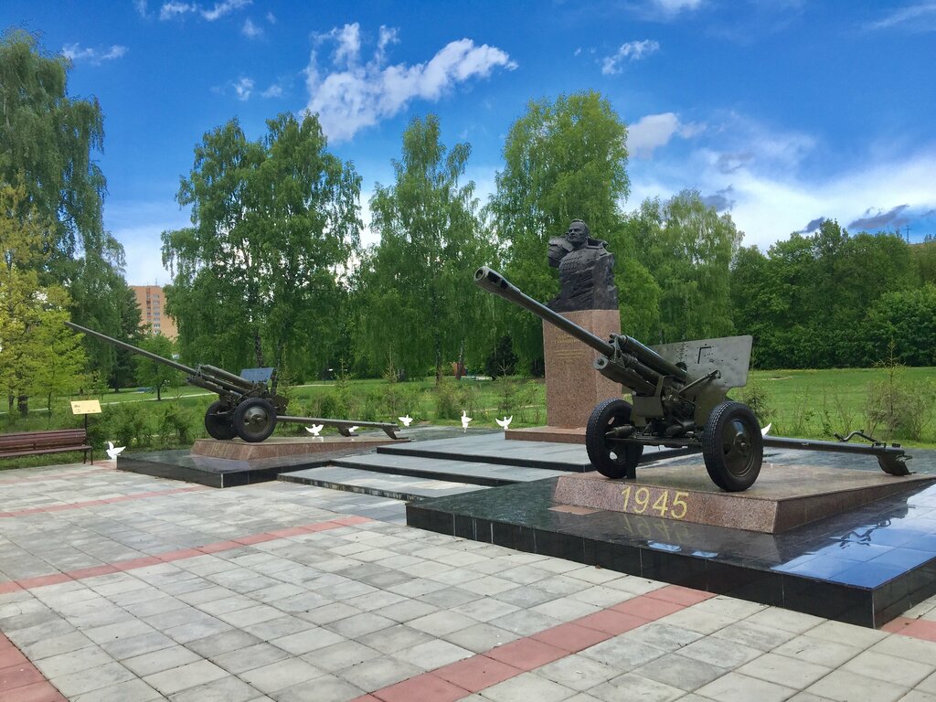 Anıt, heykel Бюст В.Г. Грабина, Koroliov, foto