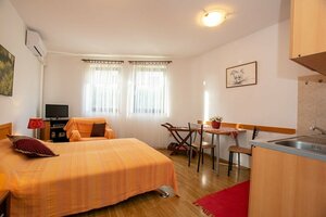 Apartments Mirjana (Gervaisova ulica No:60), otel  Pula'dan