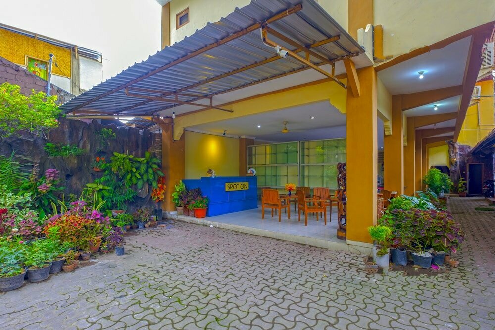 Otel Hotel Elen by Oyo Rooms, , foto