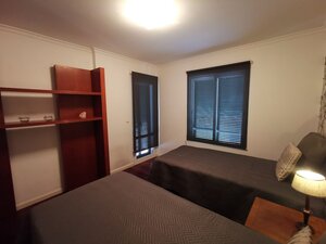 Seaside Escape - 3 Bedroom Apartment Sleeps 6 (Madeira, Funchal, São Martinho), otel  Madeira'dan