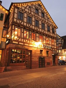 Hotel Restaurant Rössle (Baden-Württemberg, Calw, Stadt Calw, Hermann-Hesse-Platz), restoran  Calw'dan