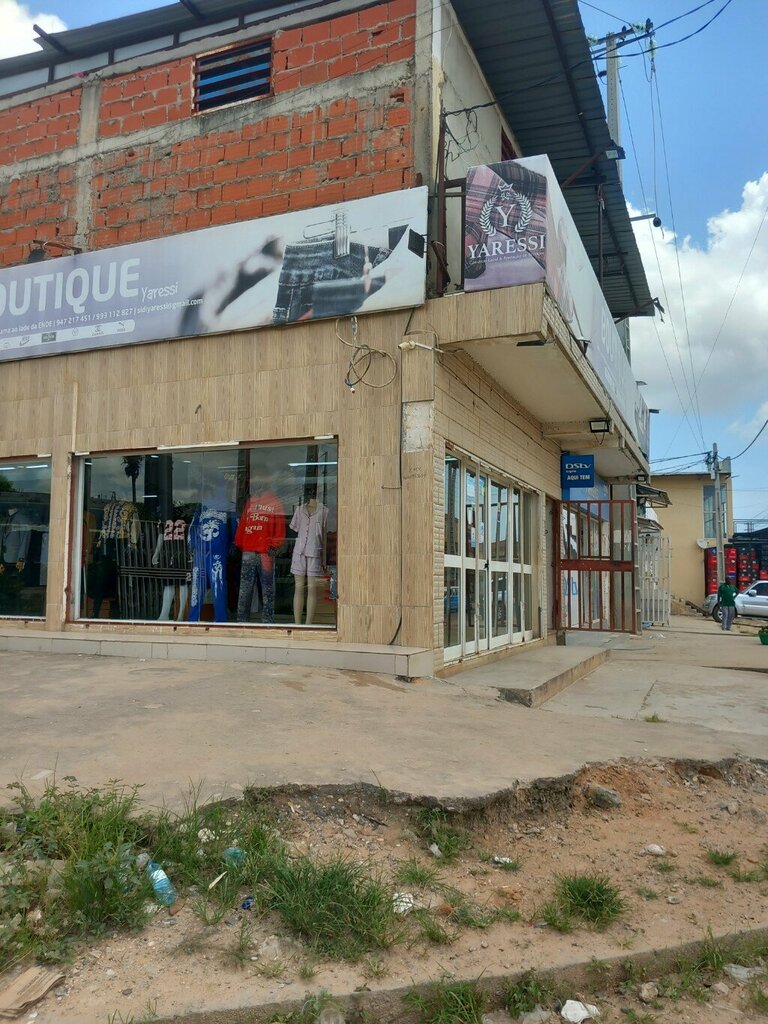 Giyim mağazası Boutique Yaressi, Loanda, foto
