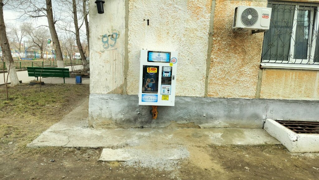 Su satışı Tretiy kran, Kostanay, foto