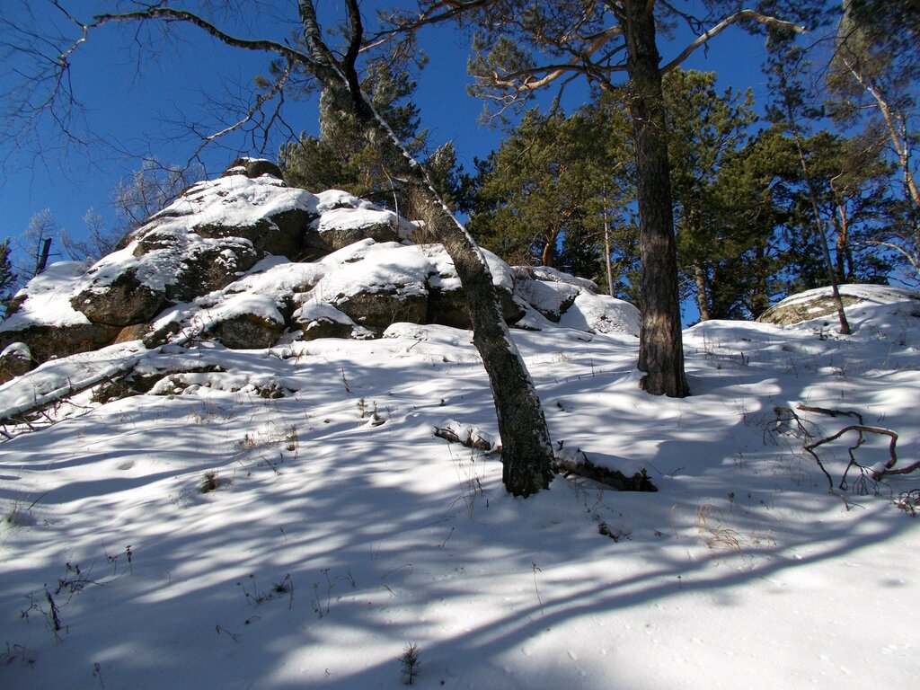 Dağ zirvesi Скала Сухая гряда, Krasnoyarski krayı, foto