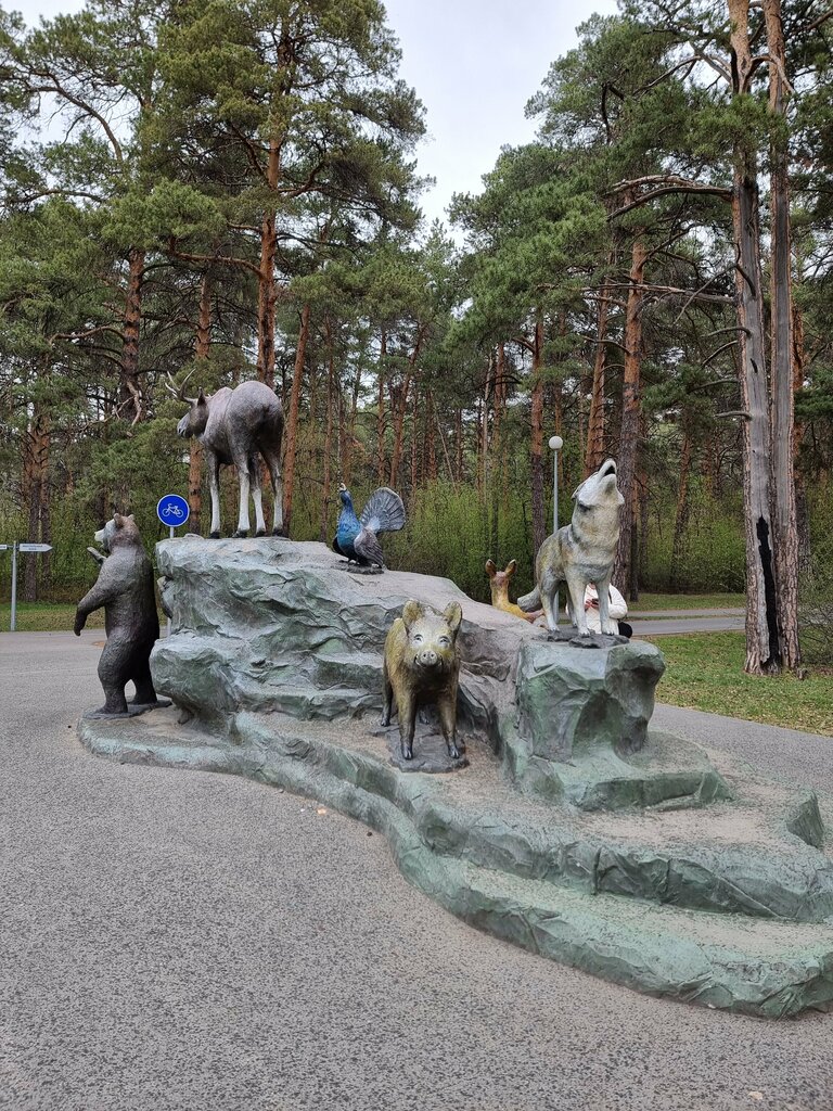Park, sokak heykeli Звери, Tiumen, foto
