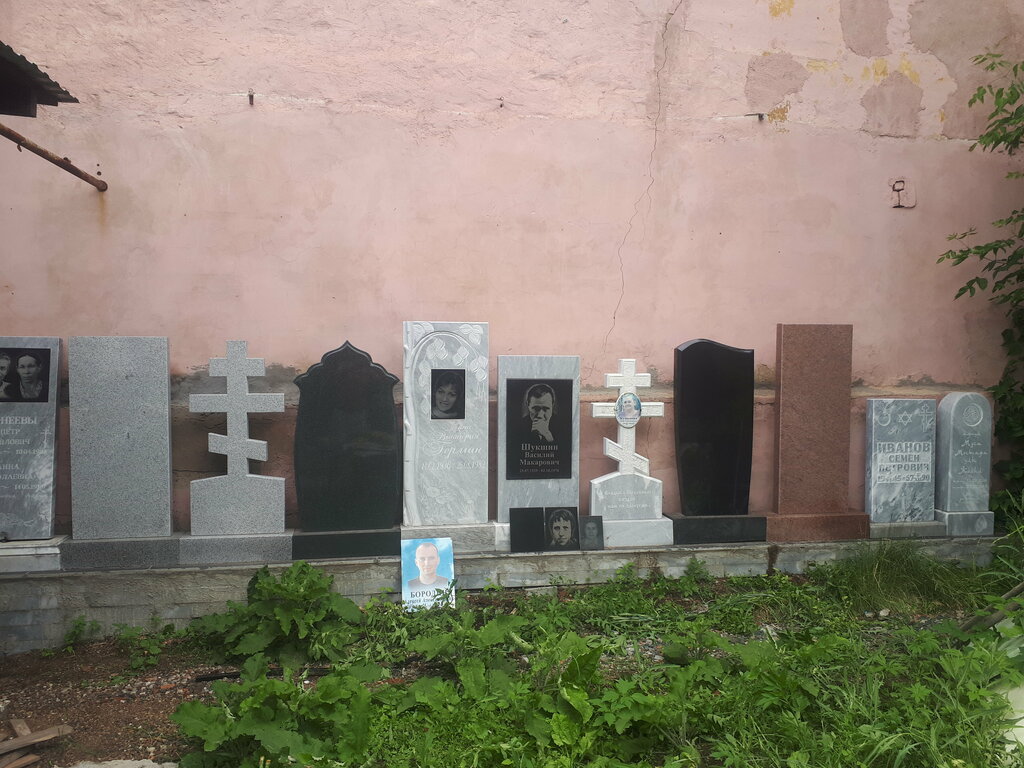 Heykel ve mezarlık taşı üreticileri Memorial-Orenburg, Orenburg, foto