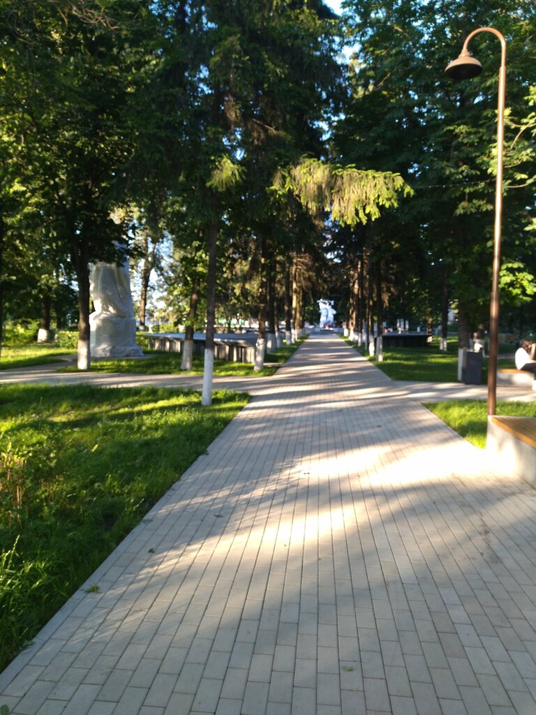 Anıt, heykel Павшим в гражданскую войну 1919-1922 и в годы Великой Отечественной войны 1941-1945, Oboyan, foto