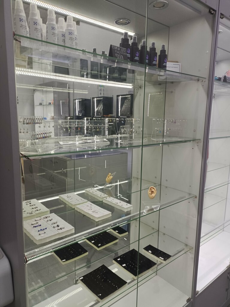 Piercing dükkanı Студия пирсинга и расходных материалов для татуировки, Krasnoyarsk, foto