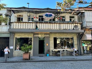 Kultura (Noe Zhordania Street No:22), restoran  Batum'dan
