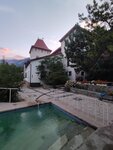 Конно-спортивный клуб Карьер (Autonomous Republic of Crimea, Yalta), at ve binicilik kulüpleri  Yalta'dan