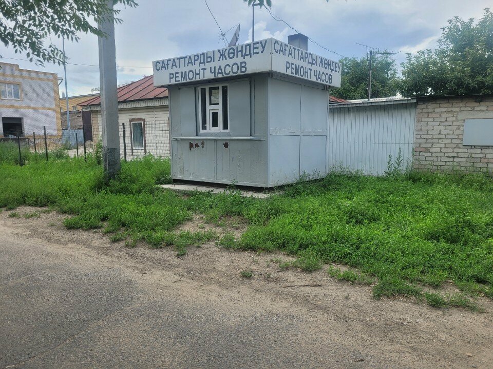 Saat tamircileri Saghatty Zhondeu, Semey, foto