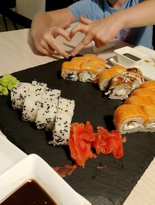 Сакура хит (Sovetskaya ulitsa No:3Б), suşi restoranı  Tixvin'den