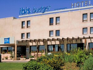 Ibis budget Narbonne Sud (Occitanie, Aude, Arrondissement de Narbonne, Narbonne, Rue de la Coupe), otel  Narbonne'den