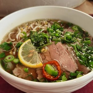 Sen Quan (Vladimir, Traktornaya Street, 45), kafe  Vladimir'den