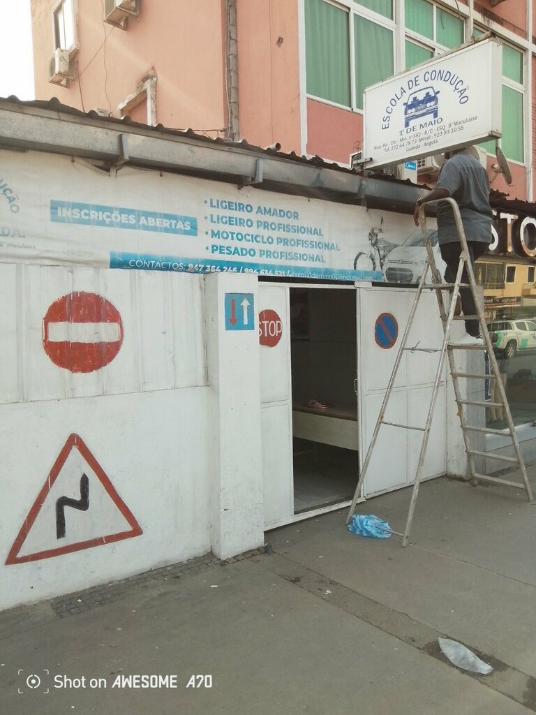 Sürücü kursları 1°de Maio, Loanda, foto