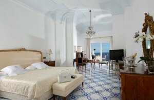 Grand Hotel Quisisana (Campania, Province of Naples, Capri, Via Camerelle, 2), otel  Capri'den