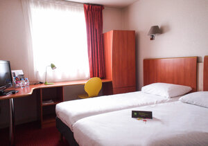 Ibis Styles Le Mans Centre Gare (Pays de la Loire, Sarthe, Le Mans, Boulevard Marie et Alexandre Oyon), otel  Le Mans'dan