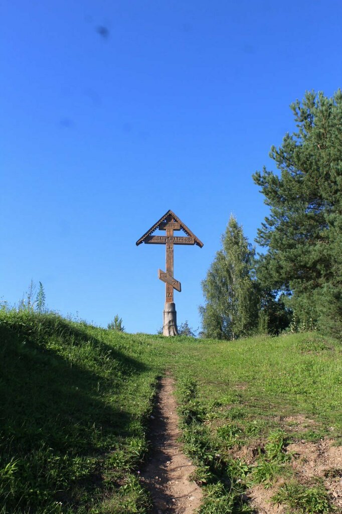 Şapel, haç anıtı Cross, Yaroslavskaya oblastı, foto