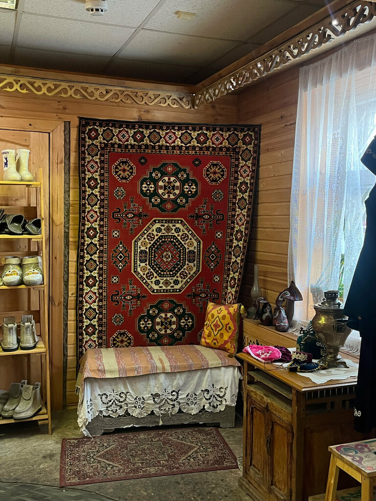 Hediyelik eşya mağazaları Suvenirny ray, Kazan, foto