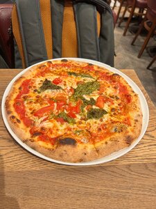 La Piazza Amsterdam (Paleisstraat No:3), kafe  Amsterdam'dan