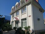 Guest house on Tolstogo 11 (Tolstogo Street No:11), konuk evi  Gelencik'ten