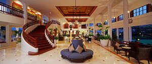 Centara Grand Beach Resort & Villas Hua Hin (1 Damnernkasem Road,Hua Hin,Prachuab-Kririkhan 77110,), otel  Hua Hin'den