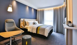 Holiday Inn Express Stuttgart - Waiblingen (Albert-Roller-Straße No:8), otel  Waiblingen'dan