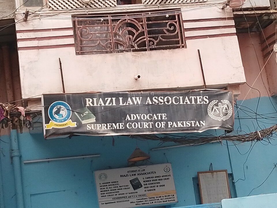 Avukatlar Riazi law associates, Karaçi, foto