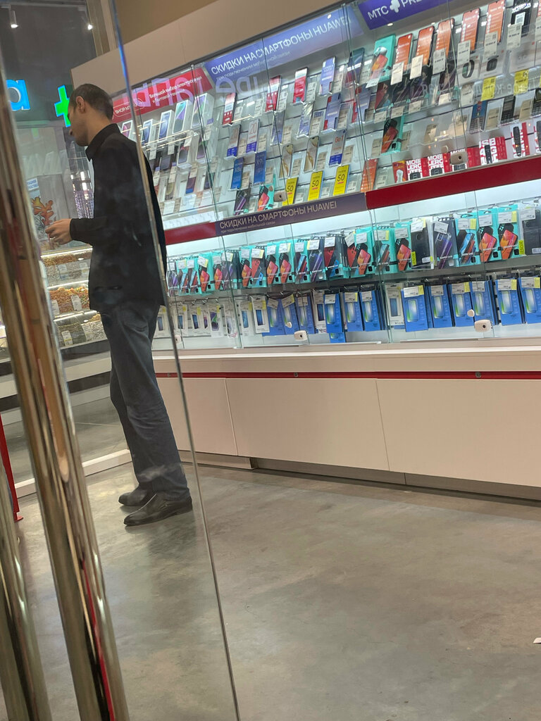 Cep telefonu ve aksesuarları satış mağazaları Mts, Moskova ve Moskovskaya oblastı, foto