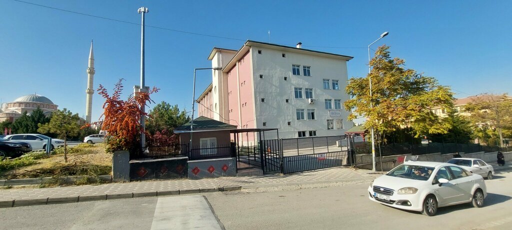 Lise Ankara Etimesgut Hayriye-Ethem Turhanlı Mesleki Ve Teknik Anadolu Lisesi, Ankara, foto