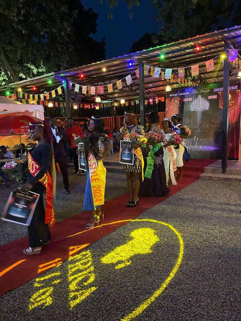 Bar Concorde Africa Ti L'or, Bangui, foto