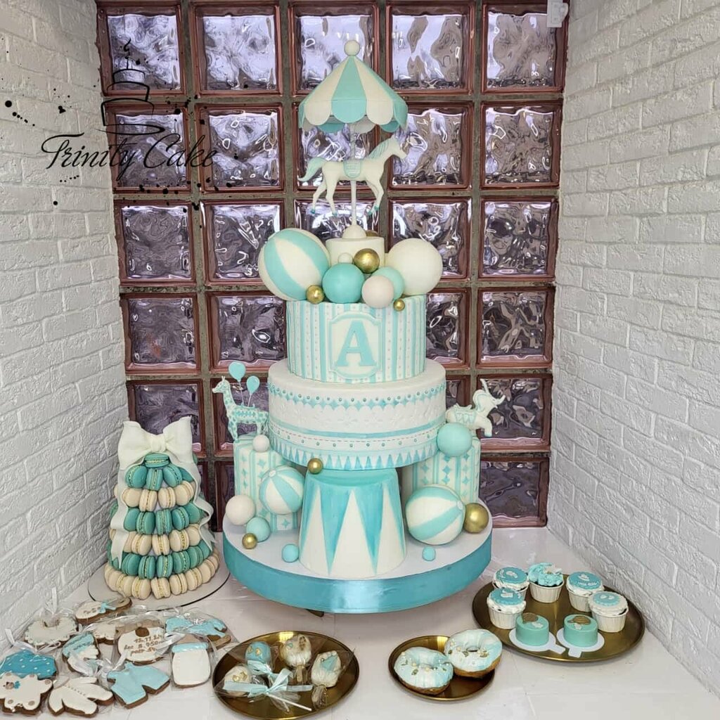 Özel pasta siparişi Trinity Cake, Moskova, foto