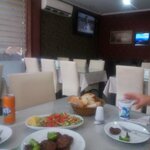 Beyaz Saray Köfte Salonu (Trabzon, Vakfıkebir, Çarşı Mah., Kunduracılar Sok., 16), kafe  Vakfıkebir'den