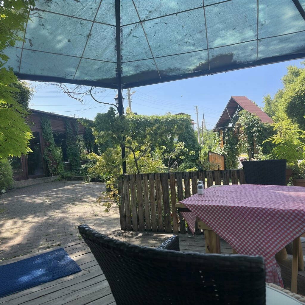 Kafe Bahçem Garden Cafe, Başiskele, foto