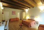 Honey Rooms (Via Voltapaletto No:34, Ferrara), kısa süreli konaklama  Ferrara'dan