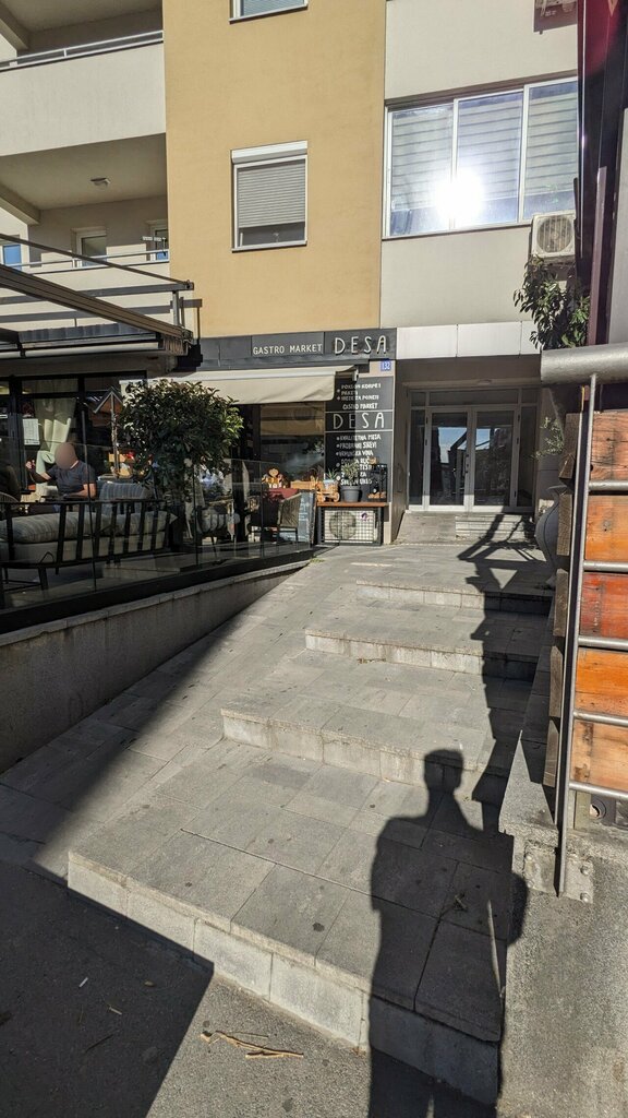 Pazarlar ve çarşılar Gastromarketdesa, Belgrad, foto