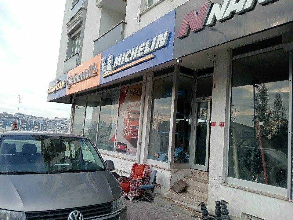 Jant ve lastikçiler Uğurlu Auto, İstanbul, foto