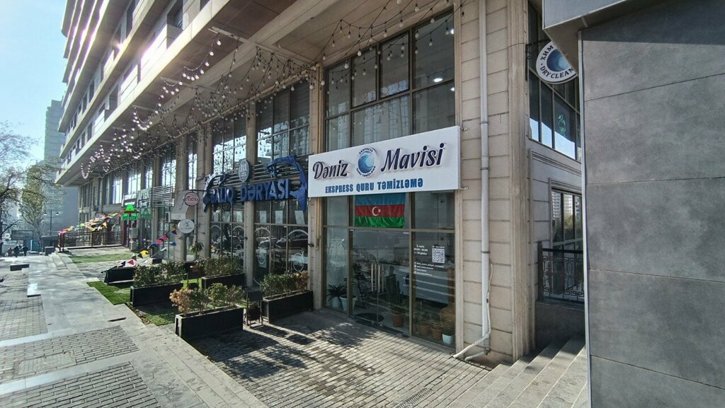 Kuru temizlemeciler Dəniz mavisi, Bakü, foto