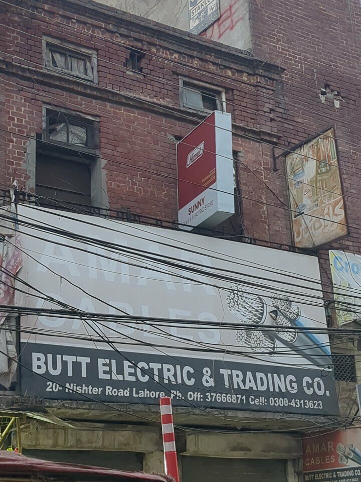 Elektrik ve elektrikli ürün mağazası Butt Electric and Trading Company, Lahor, foto