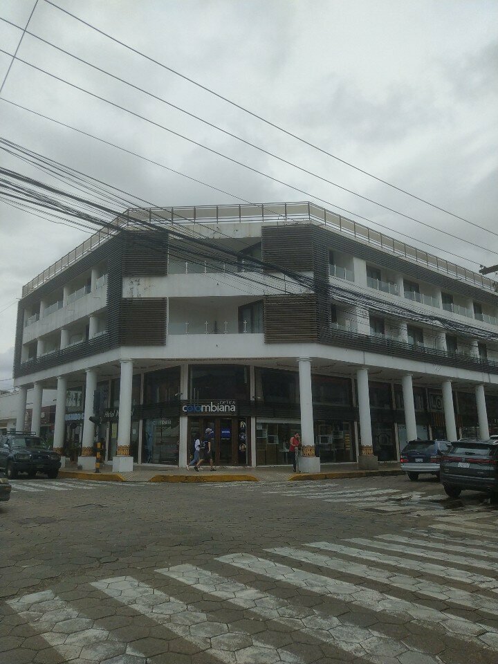 Giyim mağazası Punto Zippo - Calle Ingavi esq. Independencia, Santa‑Krus, foto