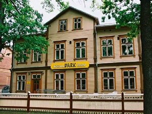 Koidulapark Hotell (Pärnu County, Kuninga street, 38), otel  Pjarnu'dan